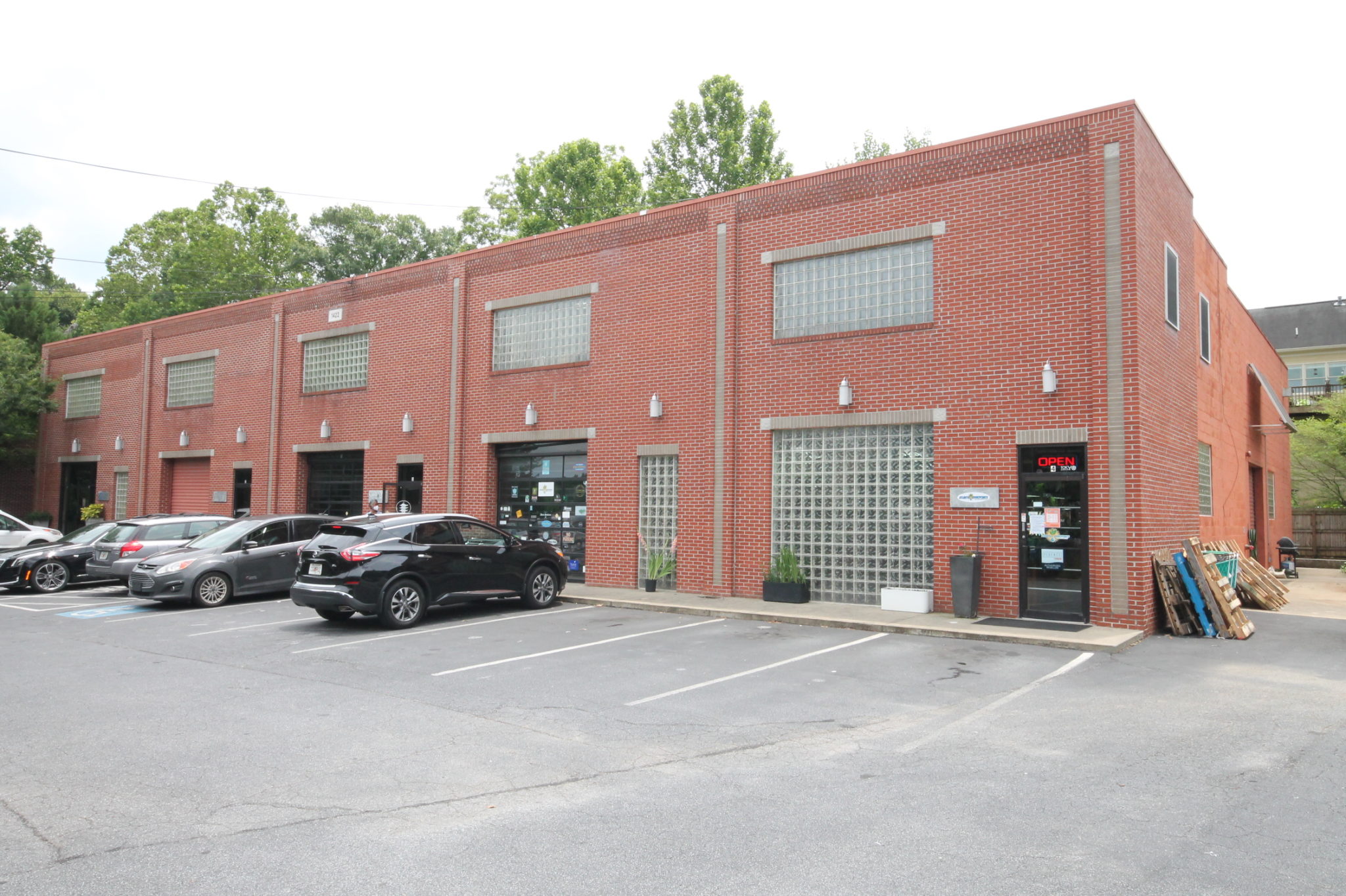 Office and Retail Properties – Atlanta Leasing & Investment